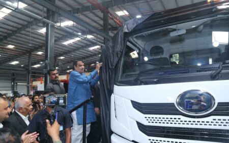 Blue Energy Motors launches India’s first LNG-fuelled green trucks ...