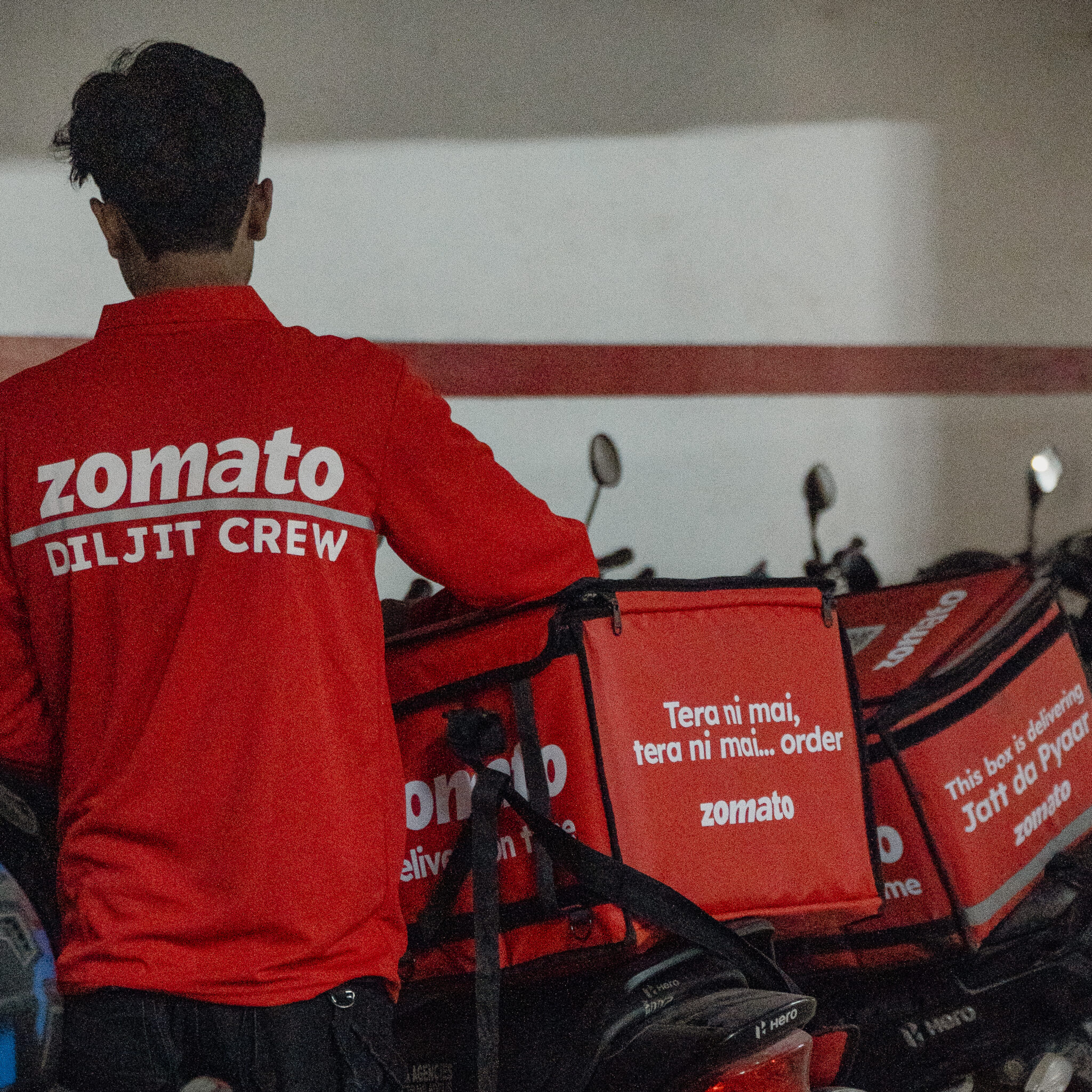 Zomato Live spreads the Dil-Luminati Tour fever with Zomato Delivery ...